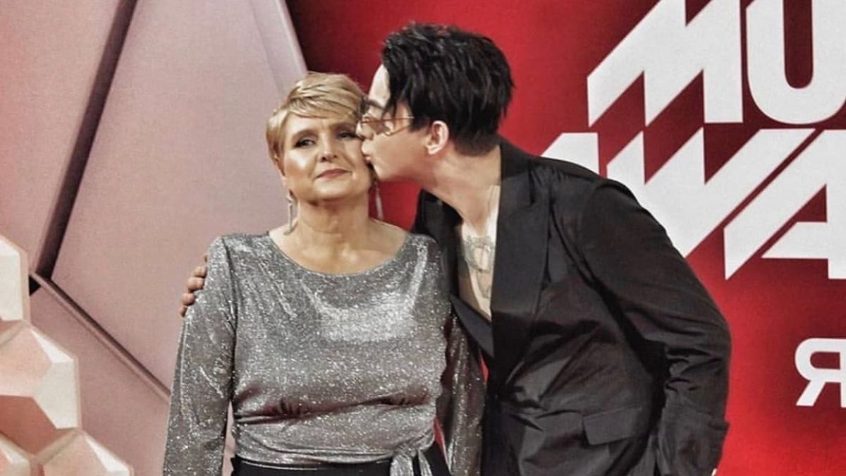 Melovin показав фото зі своєю мамою у її день народження - Show